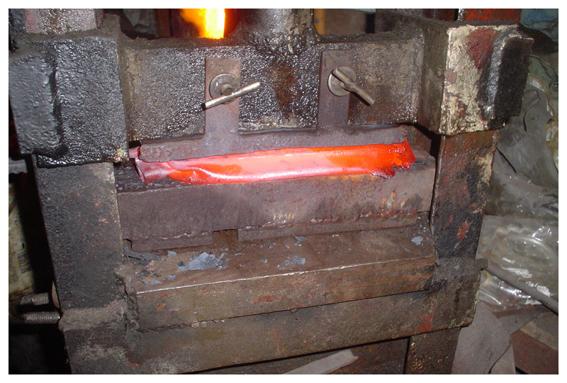 Knifemaking - Making a Motorcycle Chain San Mai Damascus Knife ...